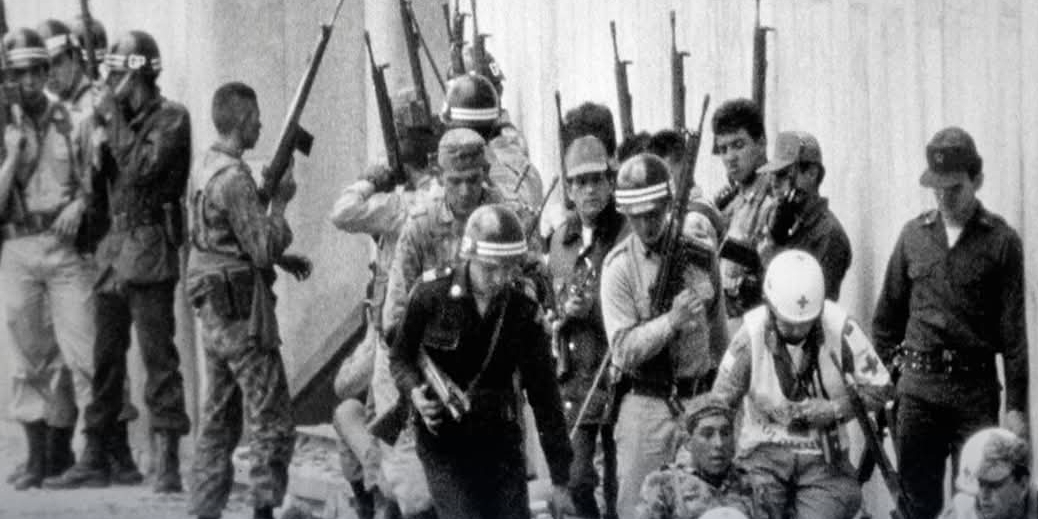 El 6 y 7 de noviembre de 1985, el Movimiento 19 de Abril (M-19) llevó a ...